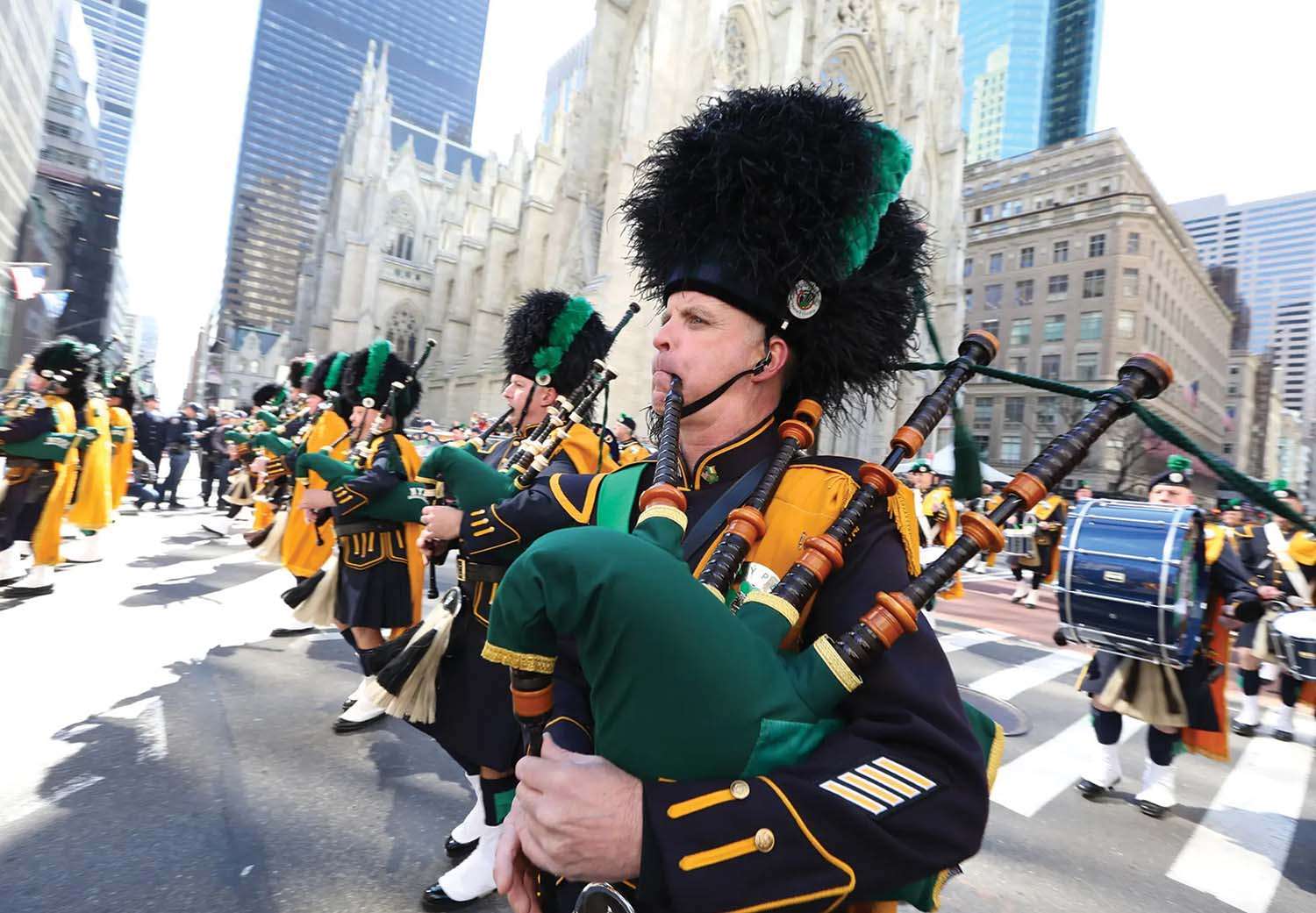 The History of St. Patrick’s Day Wear Green, Eat Corned Beef, & Sport ...